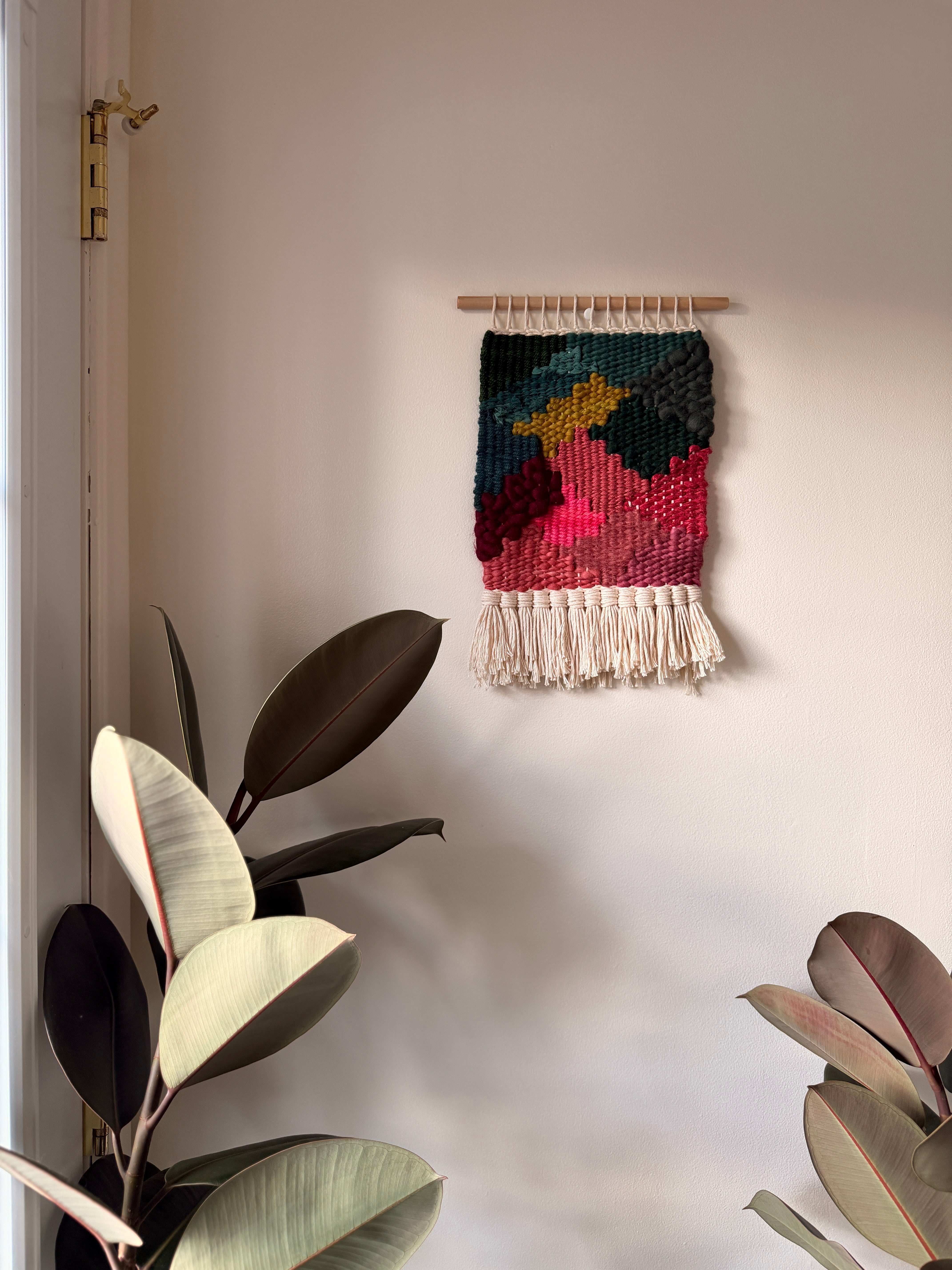 Roving Textiles Weaving Looms – rovingtextiles